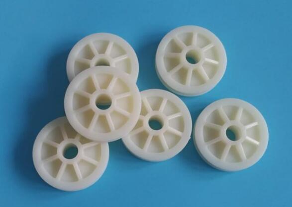 Optimizing Die Design for Small Diameter Holes and Chaff Rising